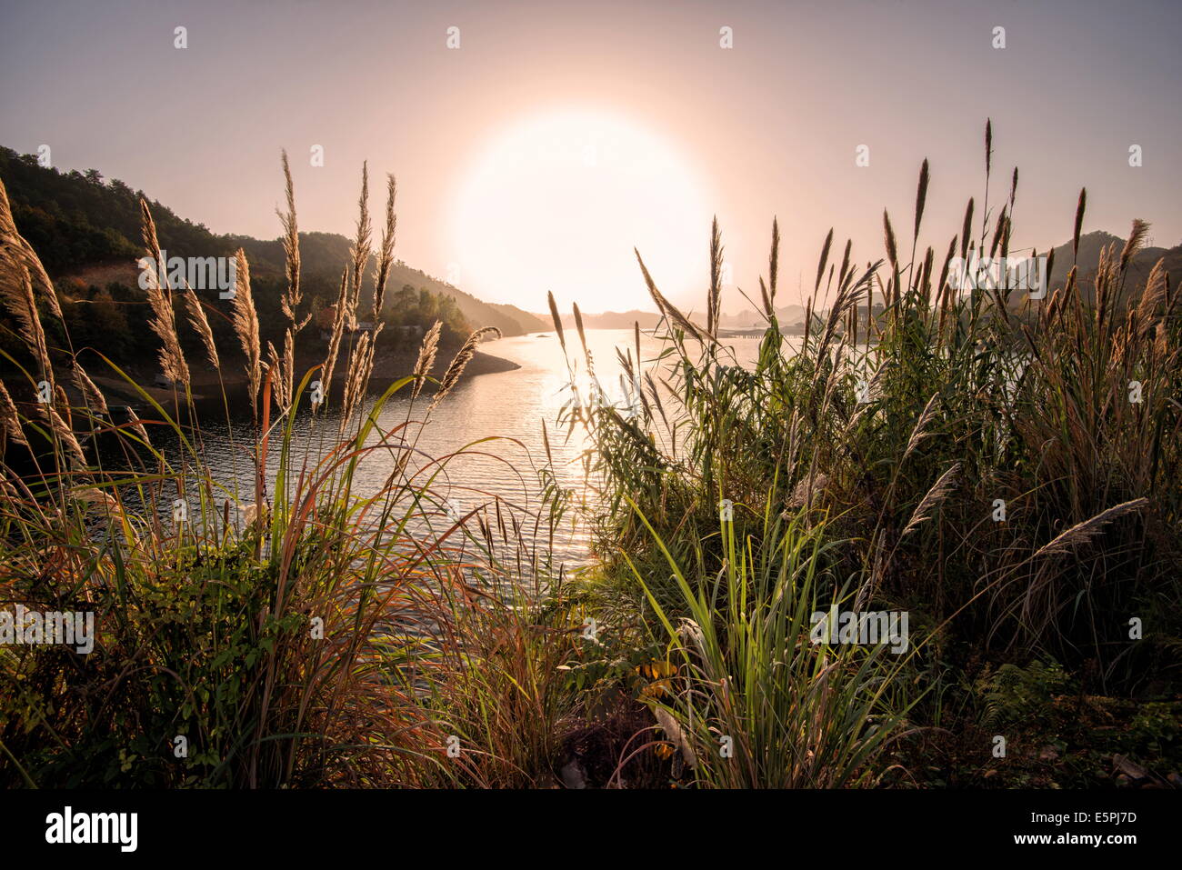 Qiandao lake hi-res stock photography and images - Alamy