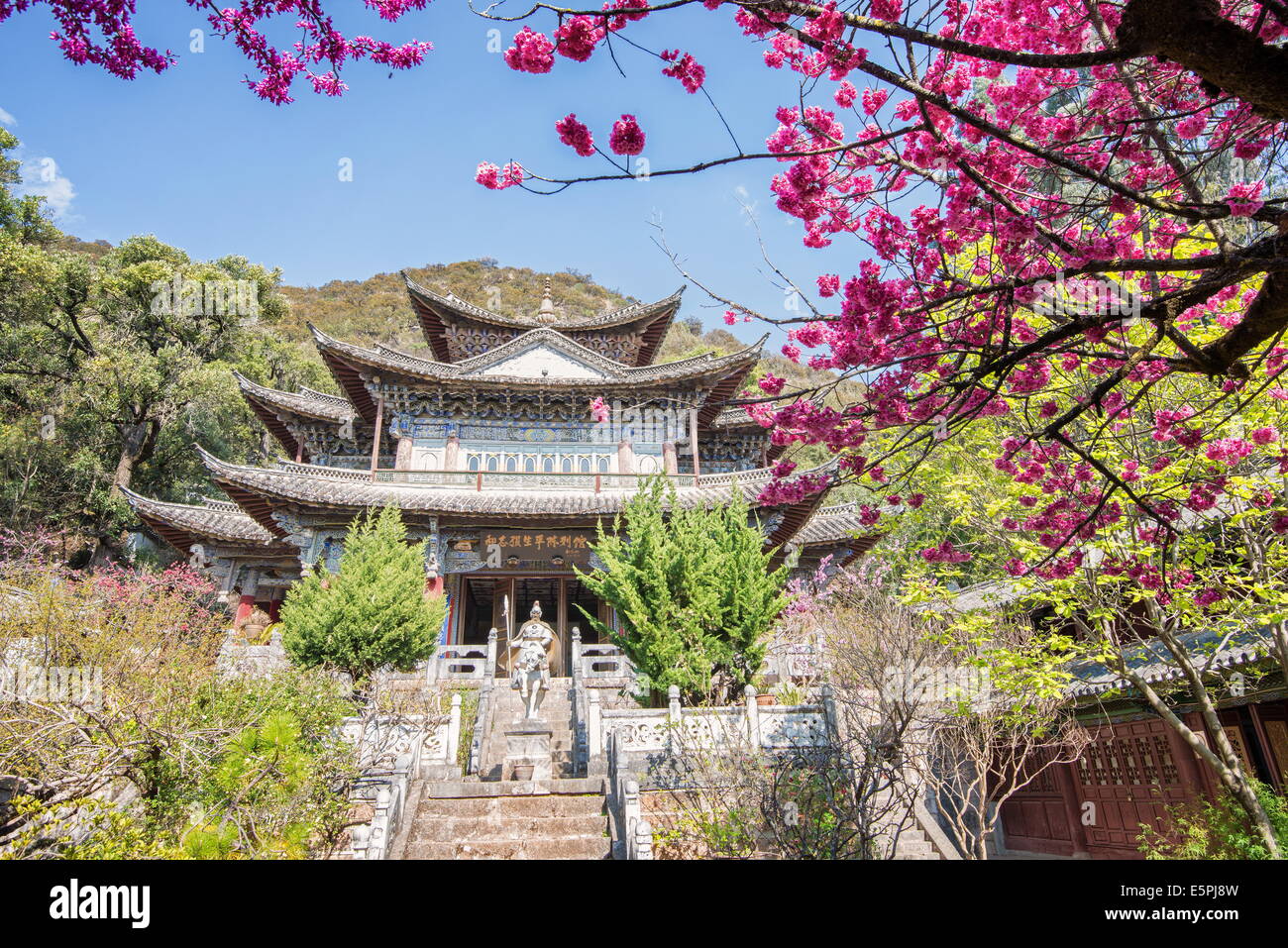 Fu guo temple hi-res stock photography and images - Alamy