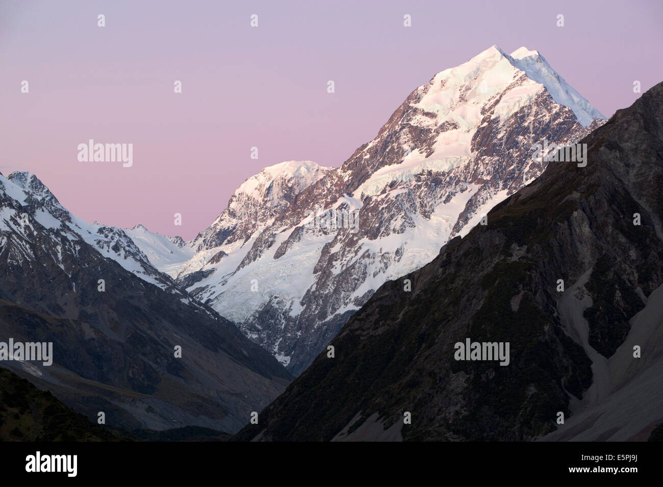 Mount cook new zealand hi-res stock photography and images - Alamy