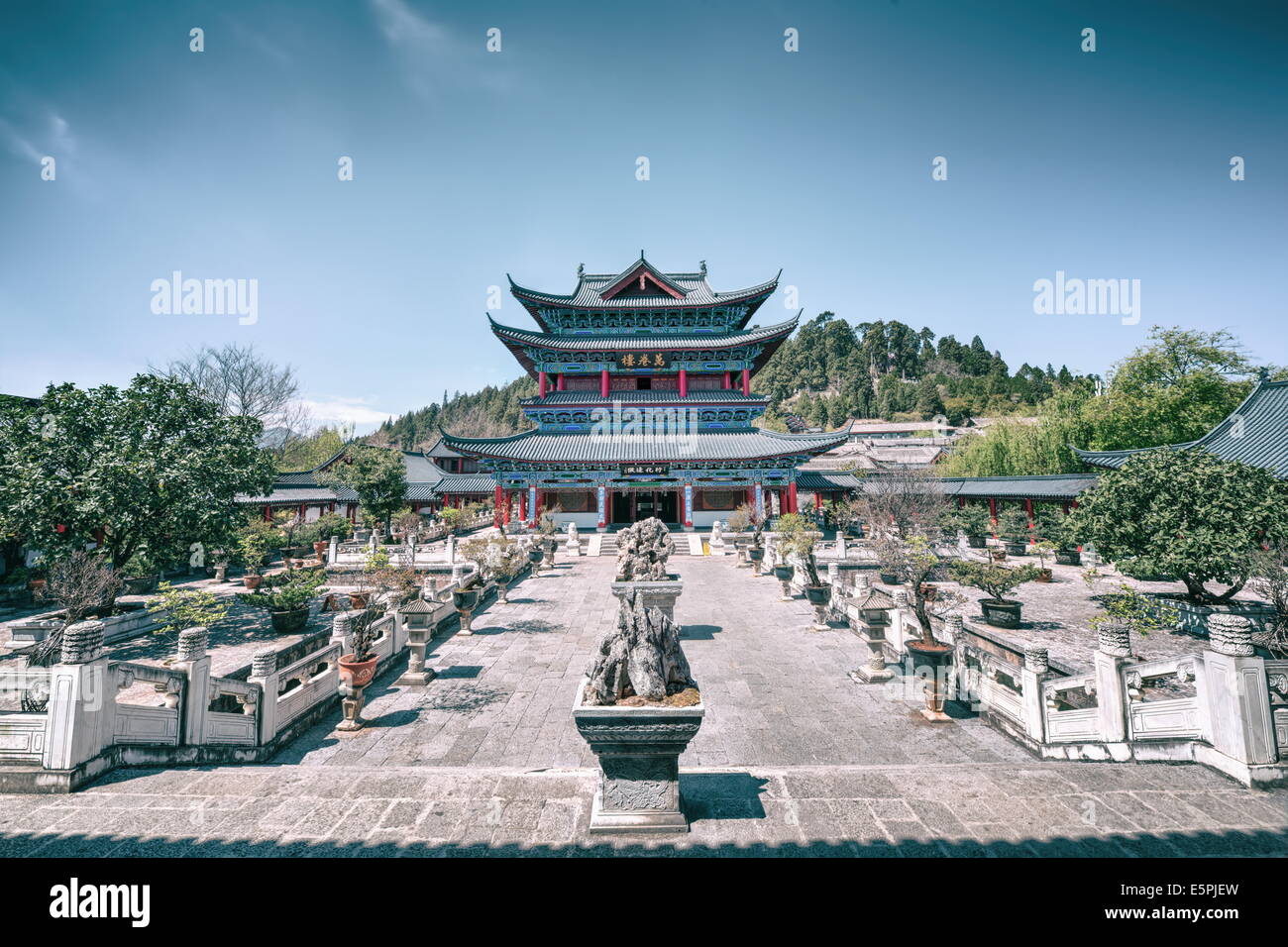 Mufu at old town of lijiang hi-res stock photography and images - Alamy
