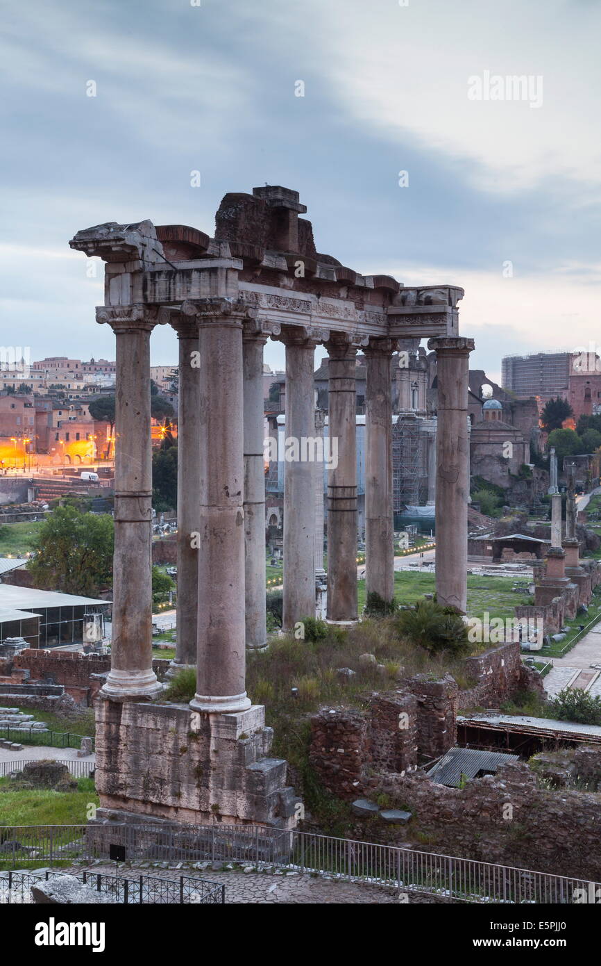 Foro romano hi-res stock photography and images - Alamy