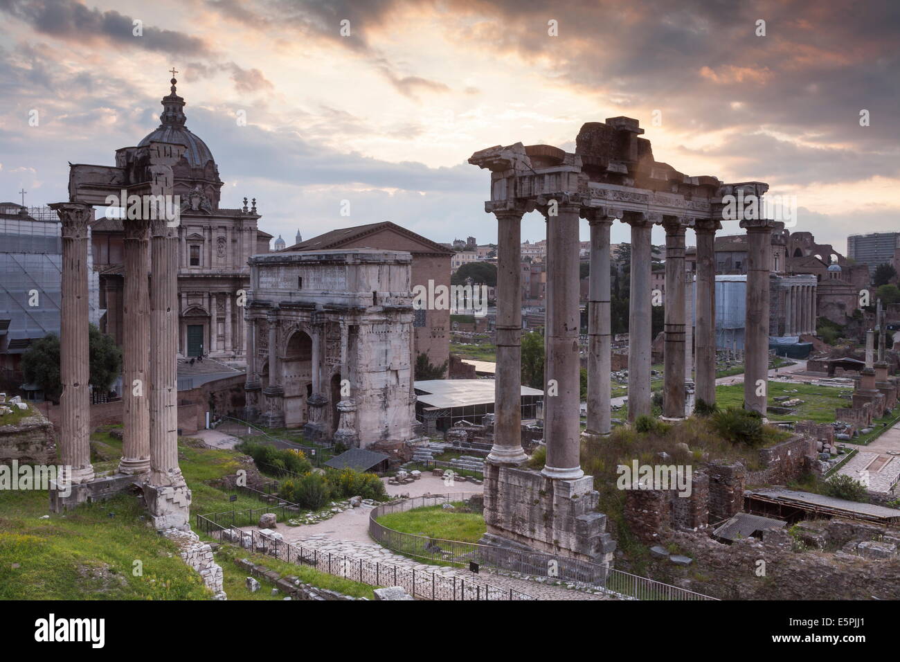Foro romano hi-res stock photography and images - Alamy