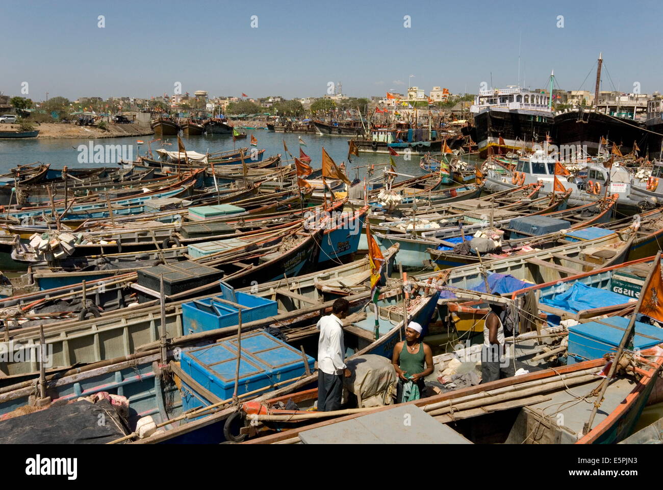 Fishing harbour in india hi-res stock photography and images - Alamy