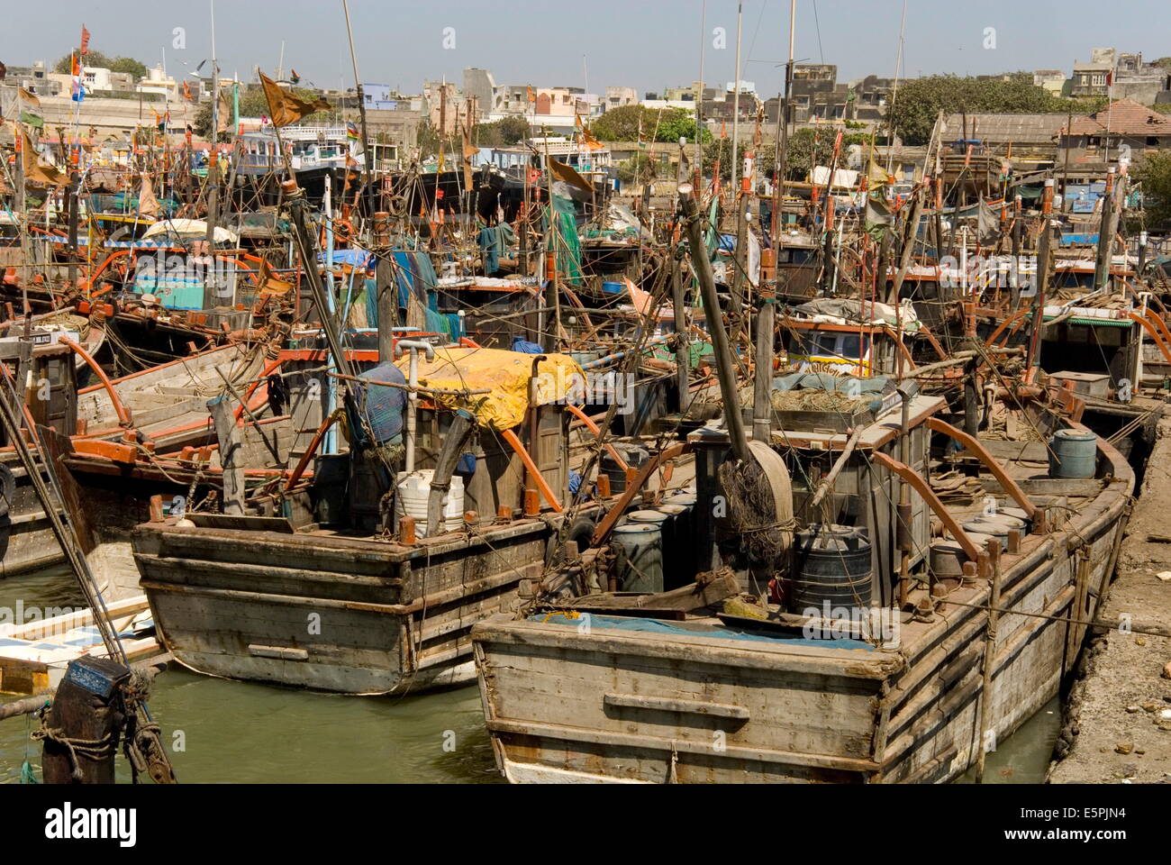 Fishing harbour in india hi-res stock photography and images - Alamy
