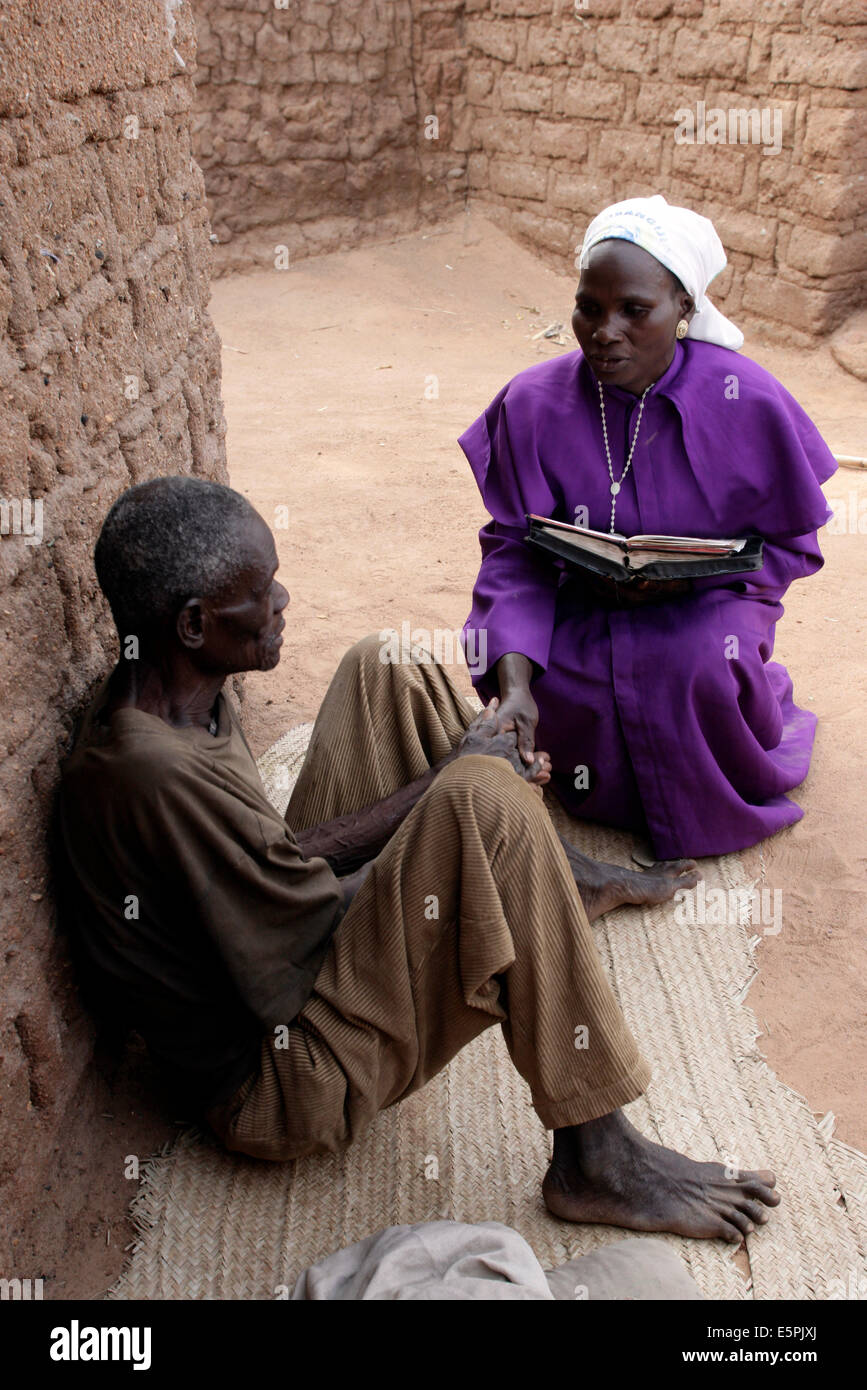 Catechist praying hi-res stock photography and images - Alamy