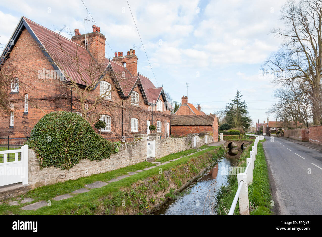 Uk villages hi-res stock photography and images - Alamy