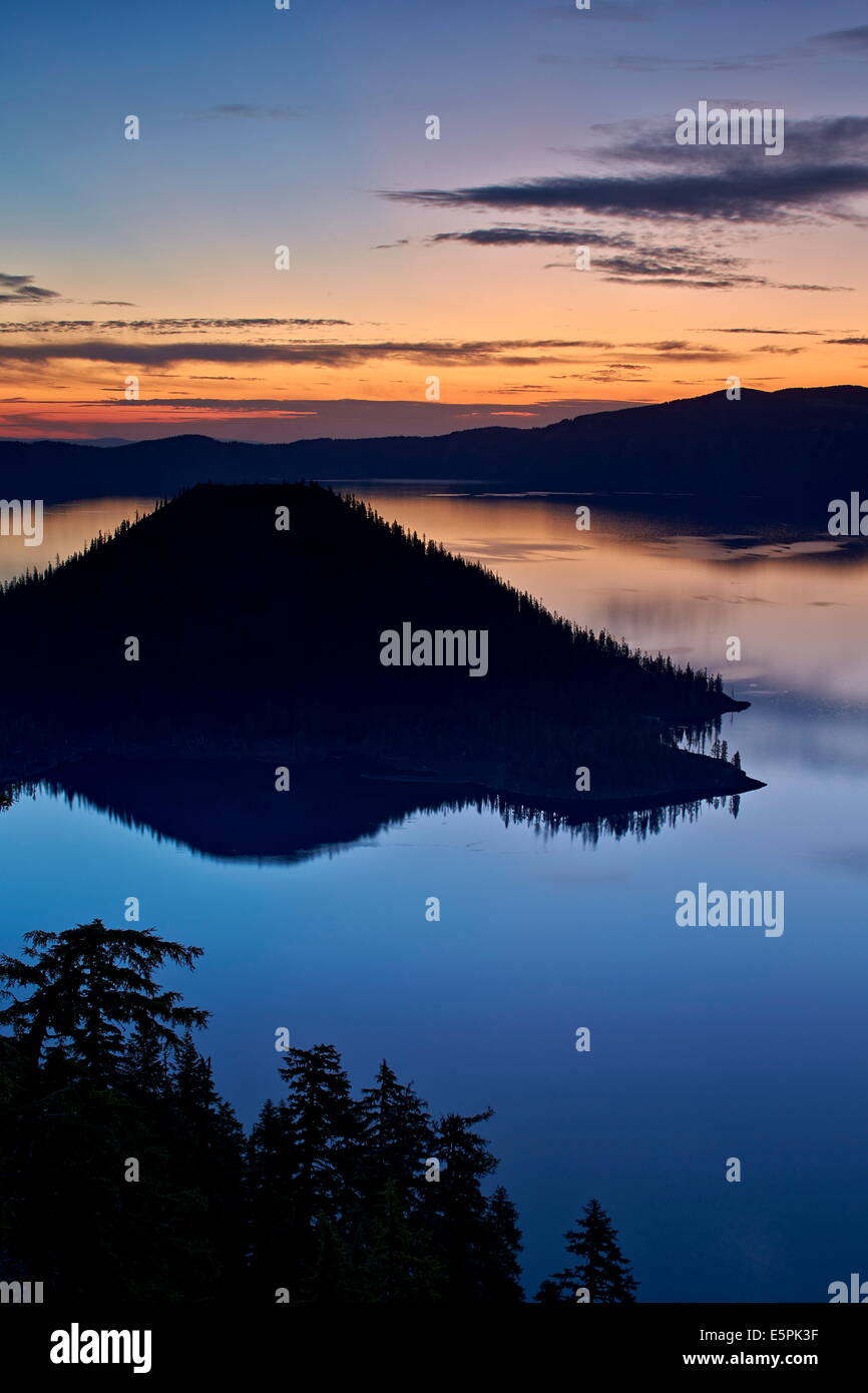 Dawn island hi-res stock photography and images - Alamy