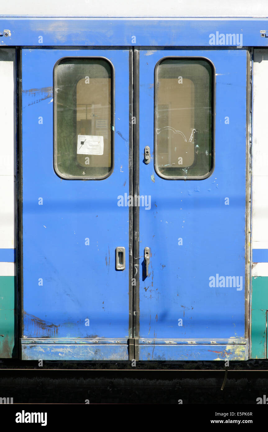 Suburban coach hi-res stock photography and images - Alamy