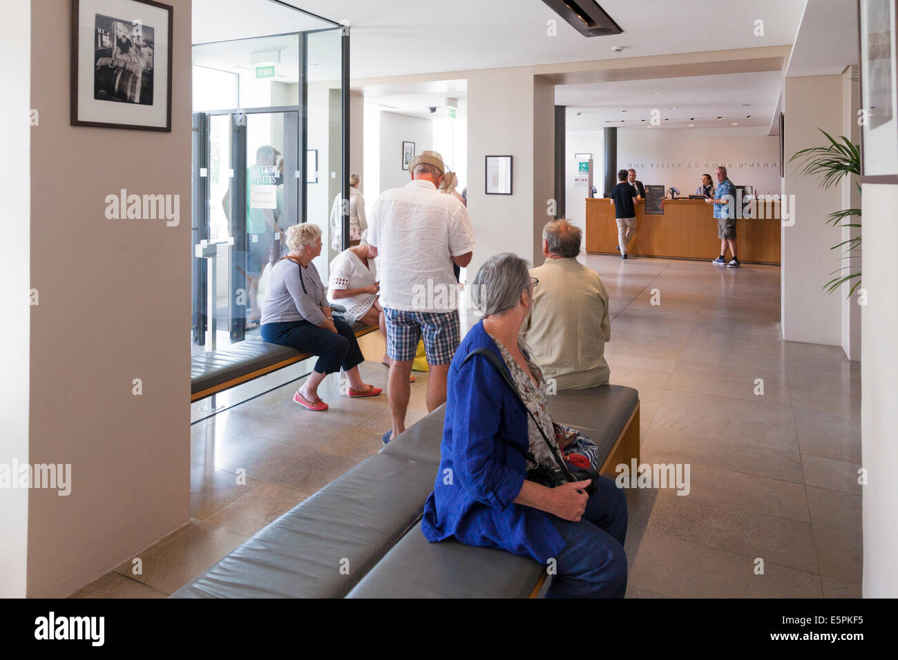 Inside waiting area hi-res stock photography and images - Alamy