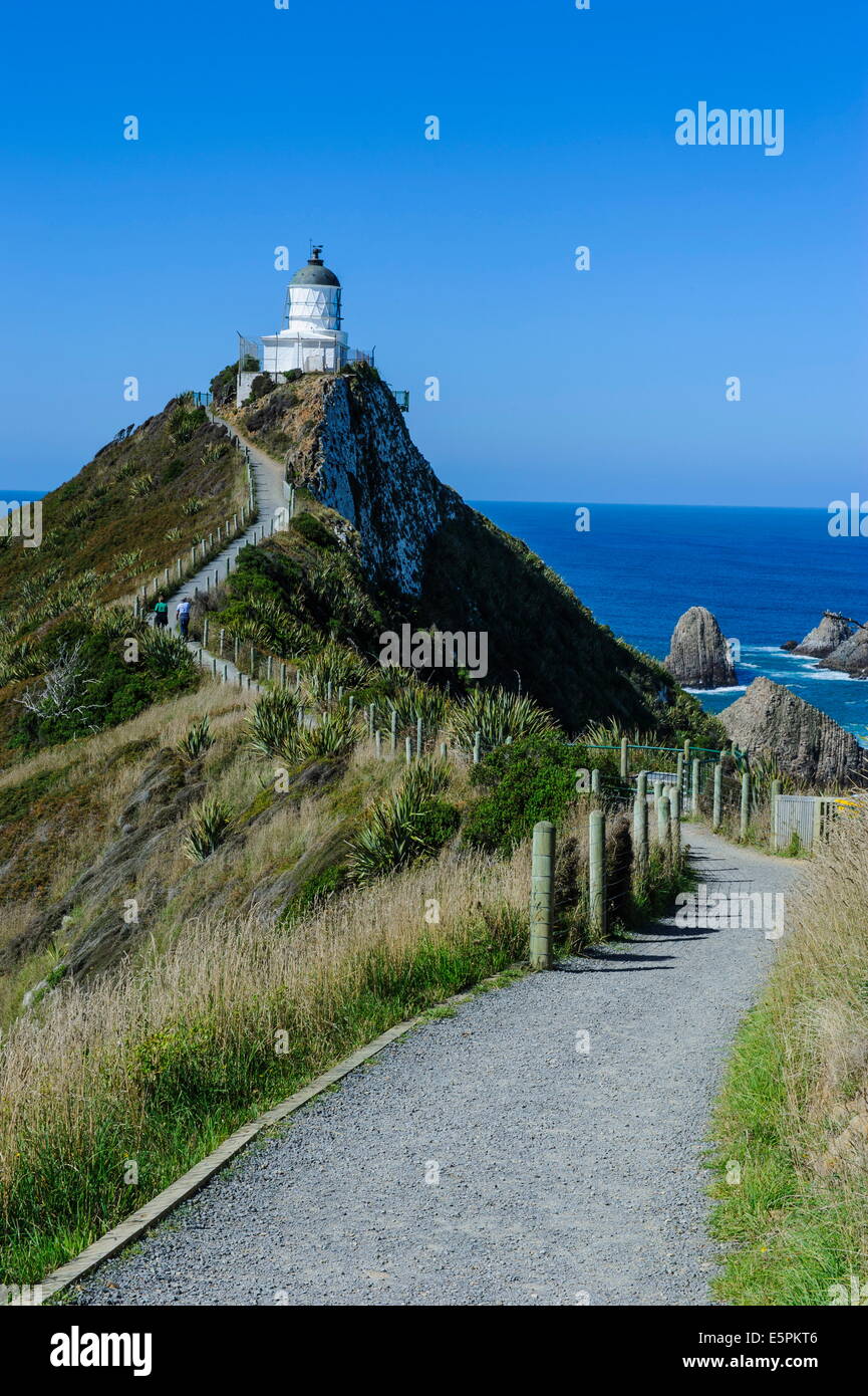 Nugget Point Lighthouse, the Catlins, South Island, New Zealand ...