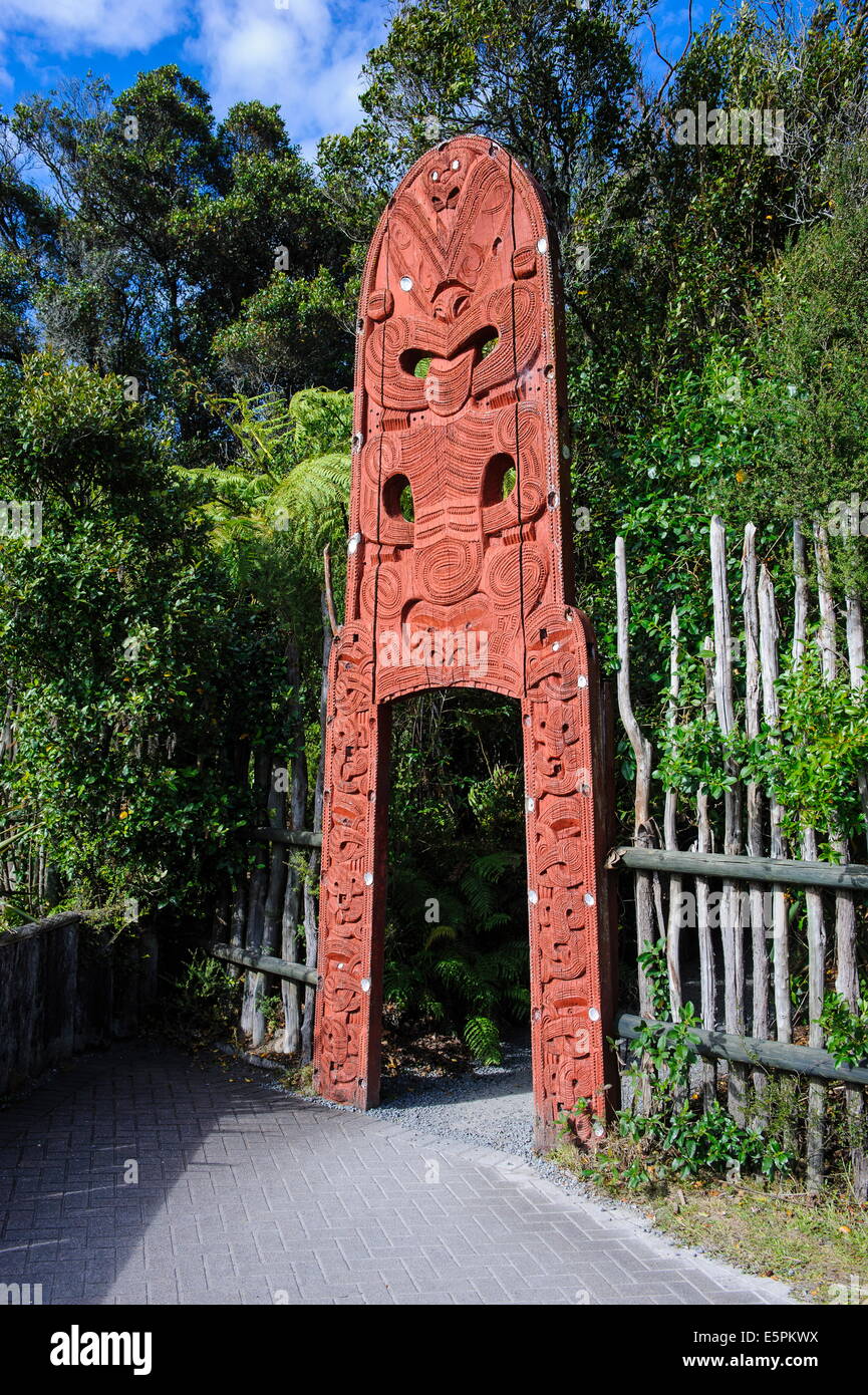 Maori architecture hi-res stock photography and images - Alamy