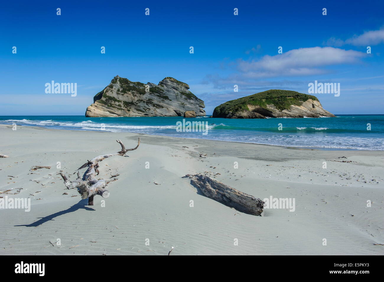 Archway islands, Wharariki Beach, South Island, New Zealand, Pacific ...