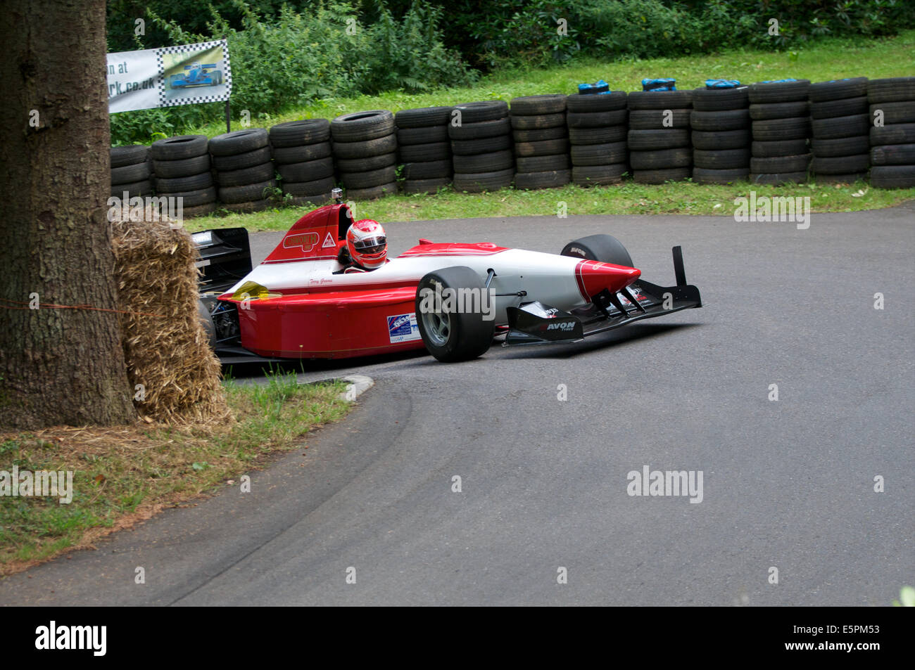 Single seat racing and sportscars competing at Wiscombe Park hillclimb ...