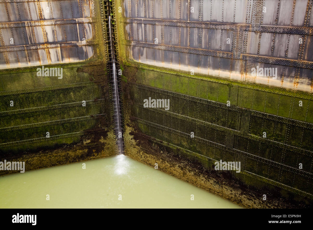 Lock gate cargo hi-res stock photography and images - Alamy