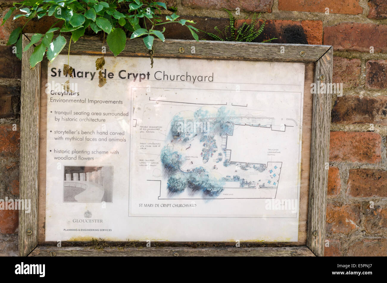 St mary de crypt hi-res stock photography and images - Alamy