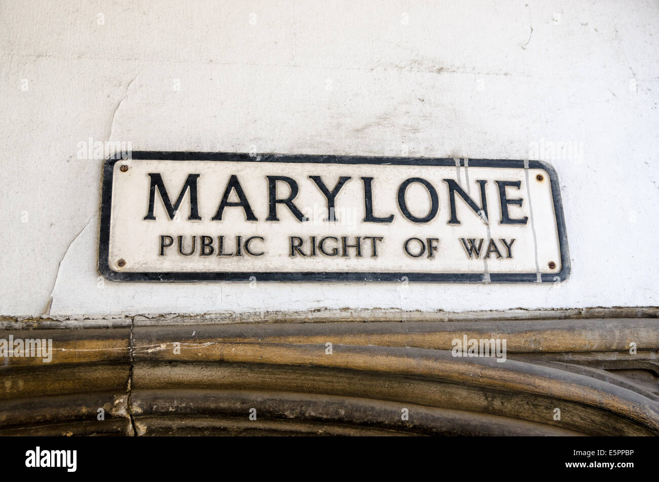 Sign showing public right of way at Marylone archway in the City of ...