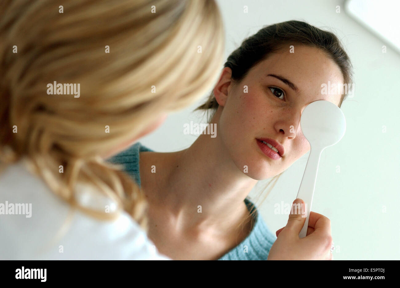 Cover test for squint hi-res stock photography and images - Alamy