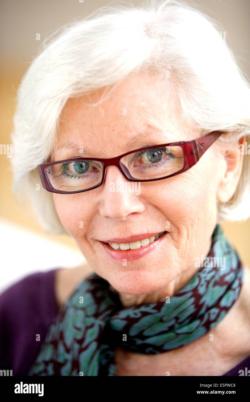Portrait of elderly woman with glasses Stock Photo - Alamy