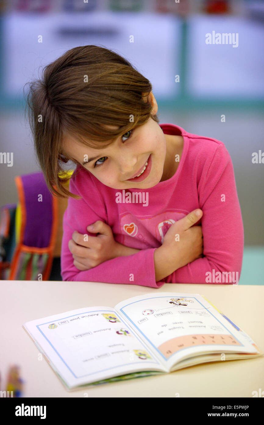 6 year old girl at school Stock Photo - Alamy