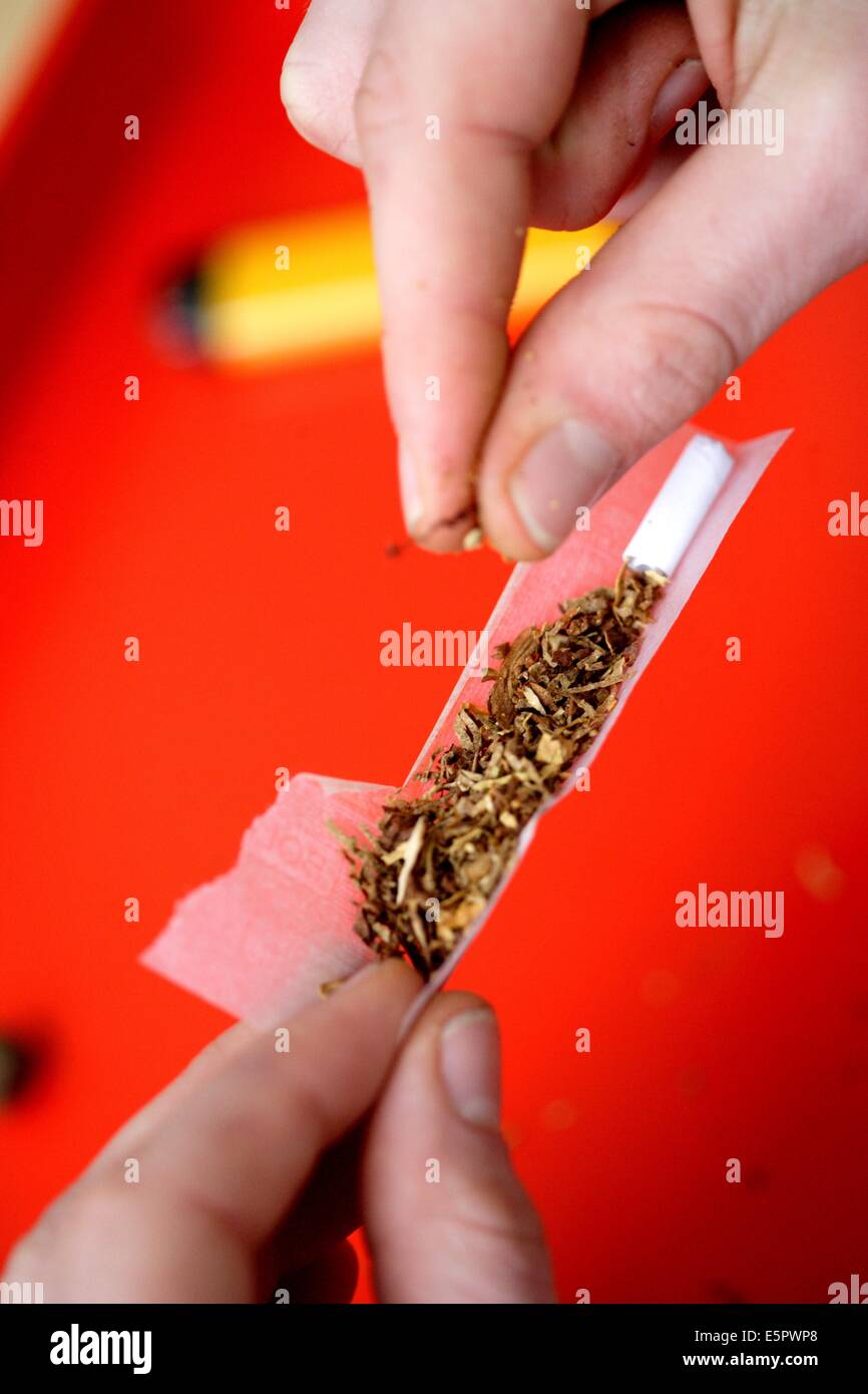 Cannabis Joint Rolling High Resolution Stock Photography and Images - Alamy