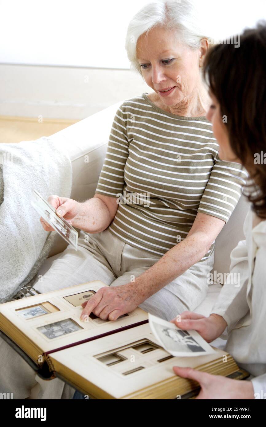 Old woman photos hi-res stock photography and images - Alamy