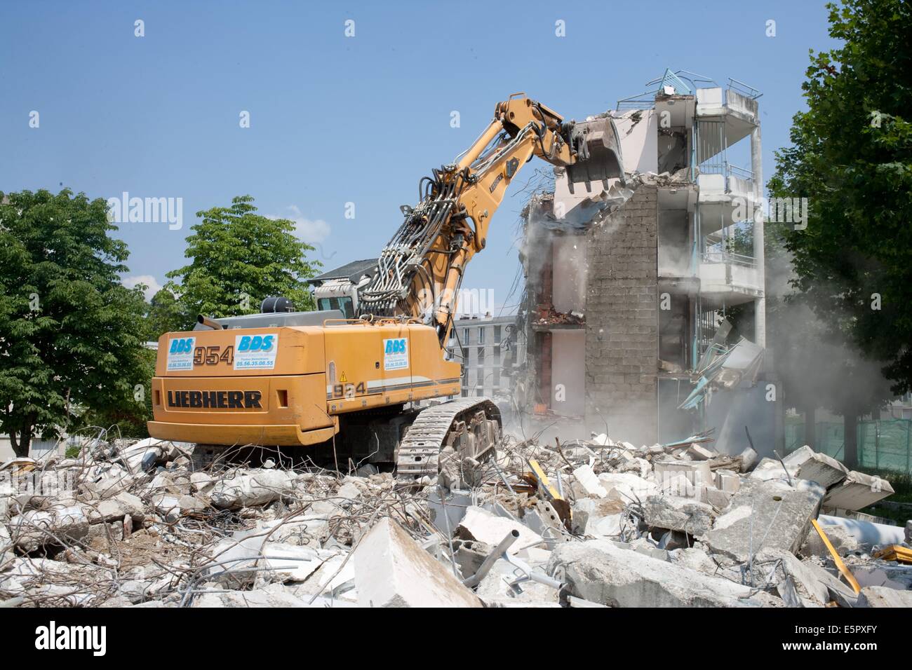Building demolition site Stock Photo - Alamy