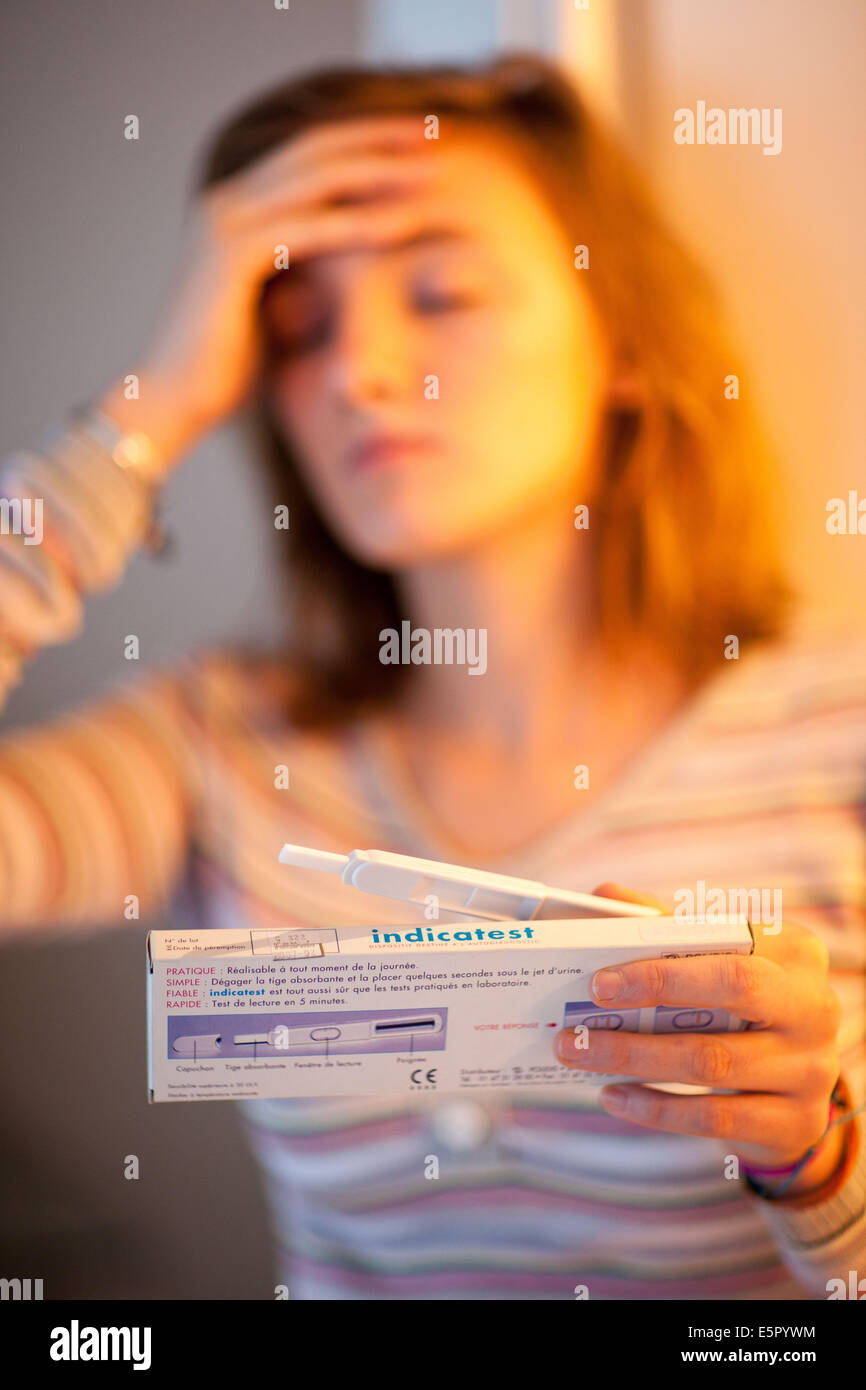 Teen and pregnancy test hi-res stock photography and images - Alamy