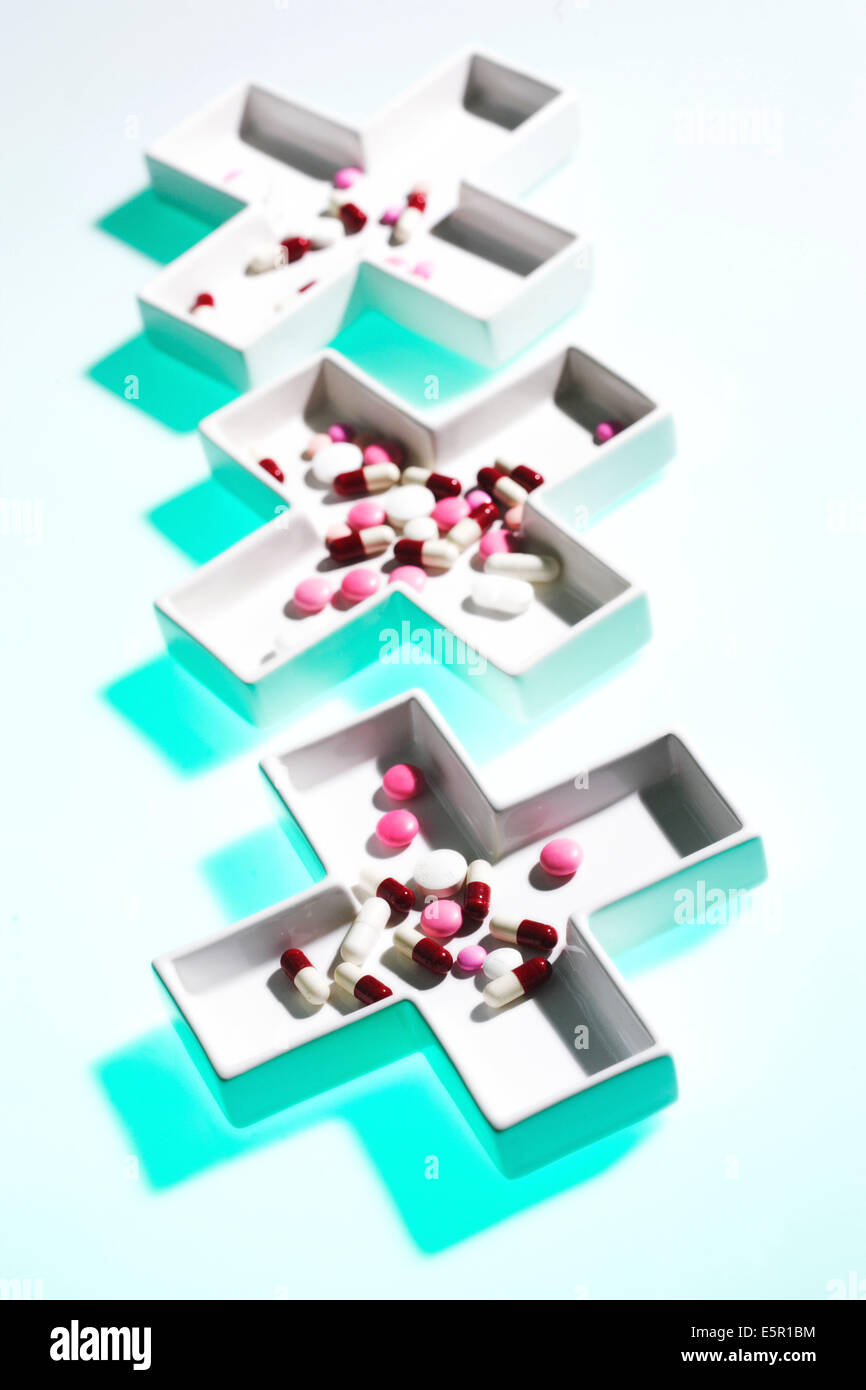 Pill cross hi-res stock photography and images - Alamy
