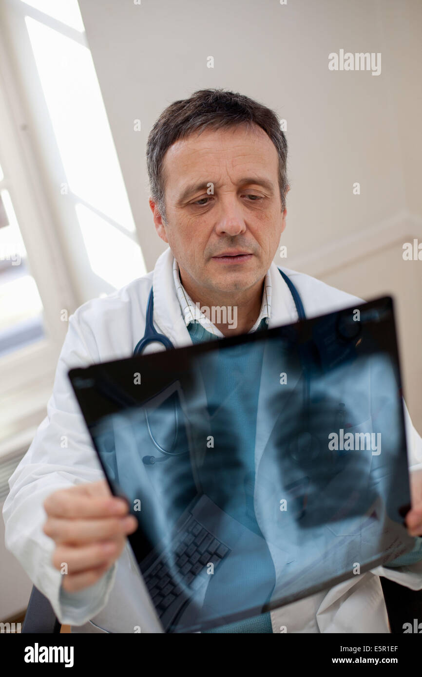 X rays hi-res stock photography and images - Alamy