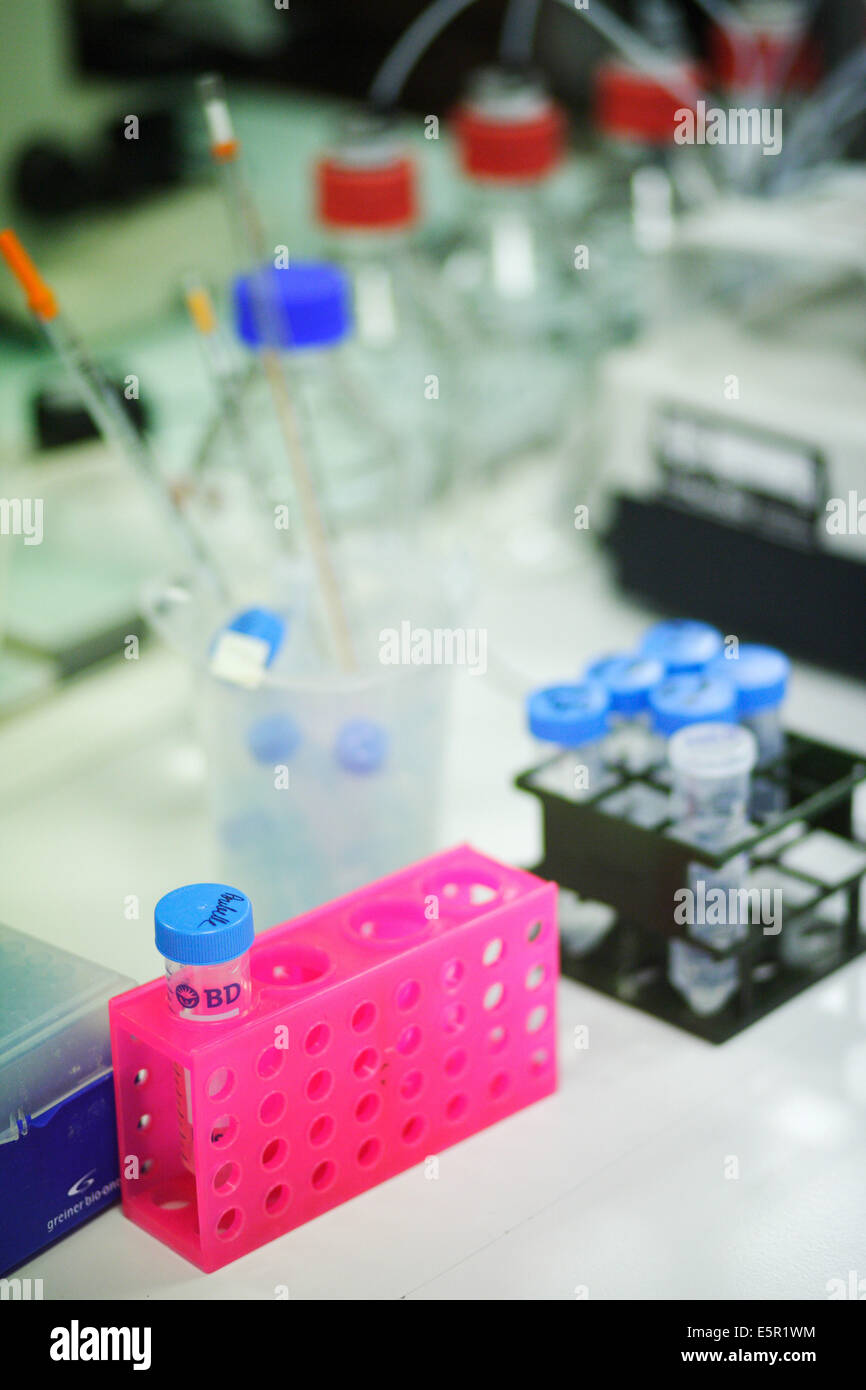 Research laboratory equipment Stock Photo - Alamy