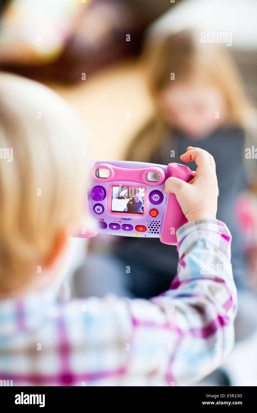 Photographing with a camera toy hi-res stock photography and images - Alamy