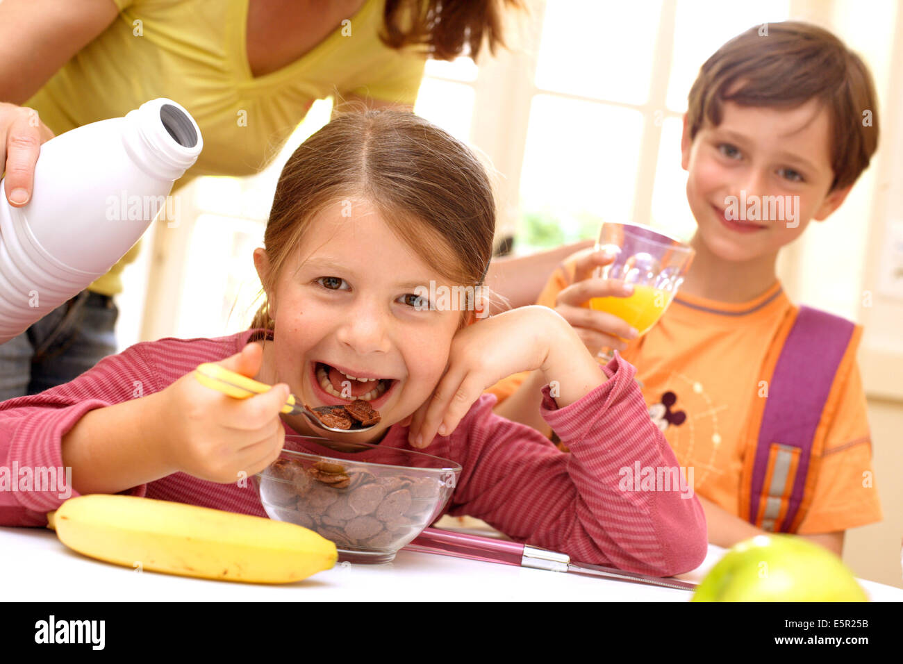 6 year old boy eating breakfast hi-res stock photography and images - Alamy