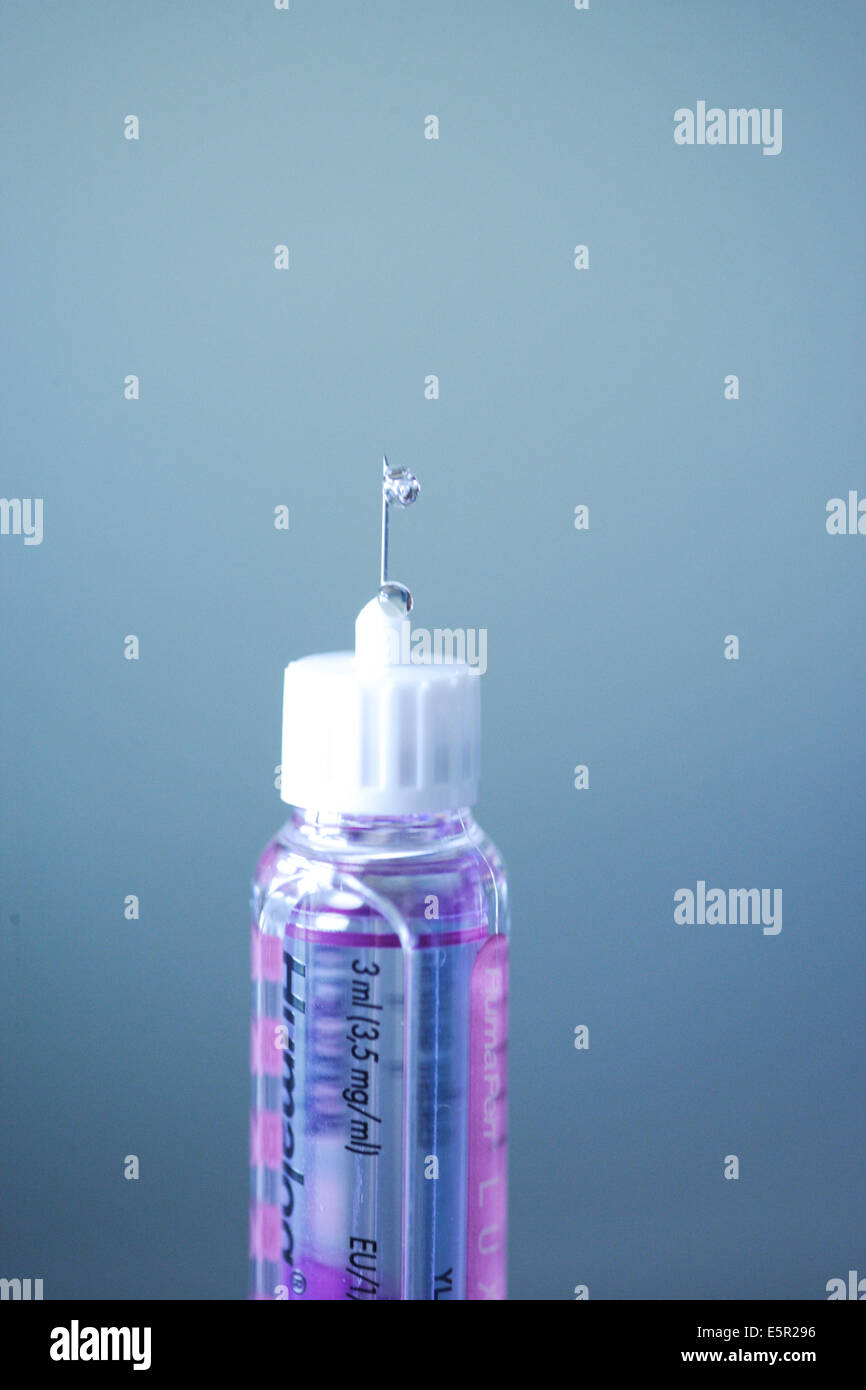Cartridge insulin of insulin pen to treat diabetes Stock Photo - Alamy