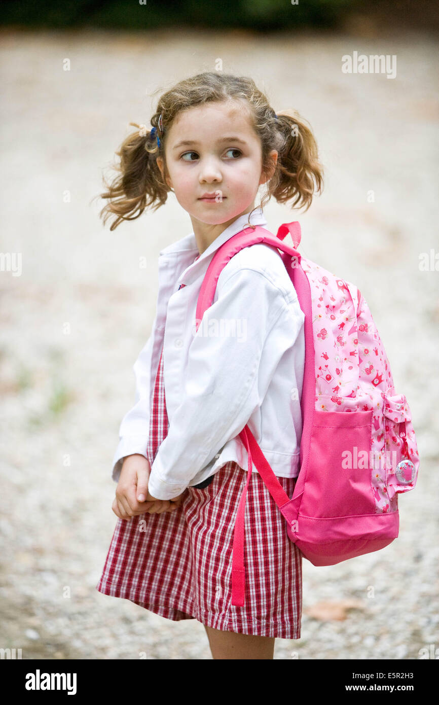 5 year old girl on the way to school Stock Photo - Alamy