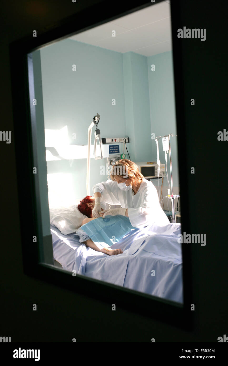 Portacath hi-res stock photography and images - Alamy