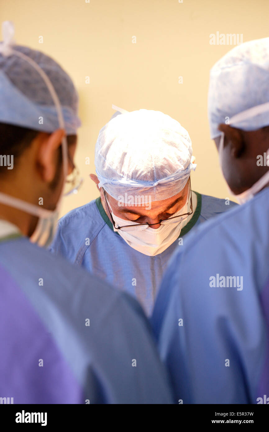Surgeons performing surgery, Department of gastroenterological surgery ...