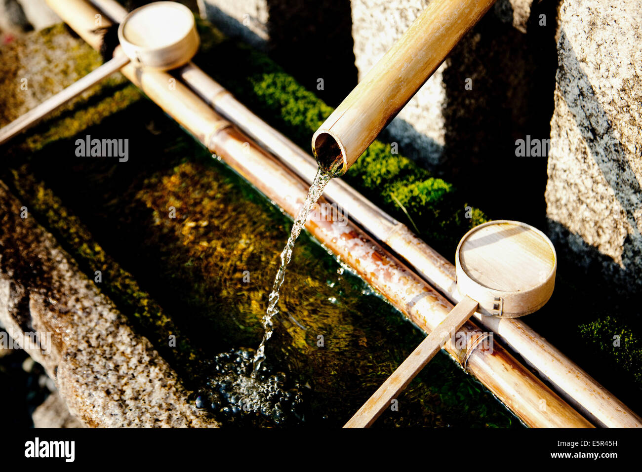 Japanese Water Fountain High Resolution Stock Photography and Images ...
