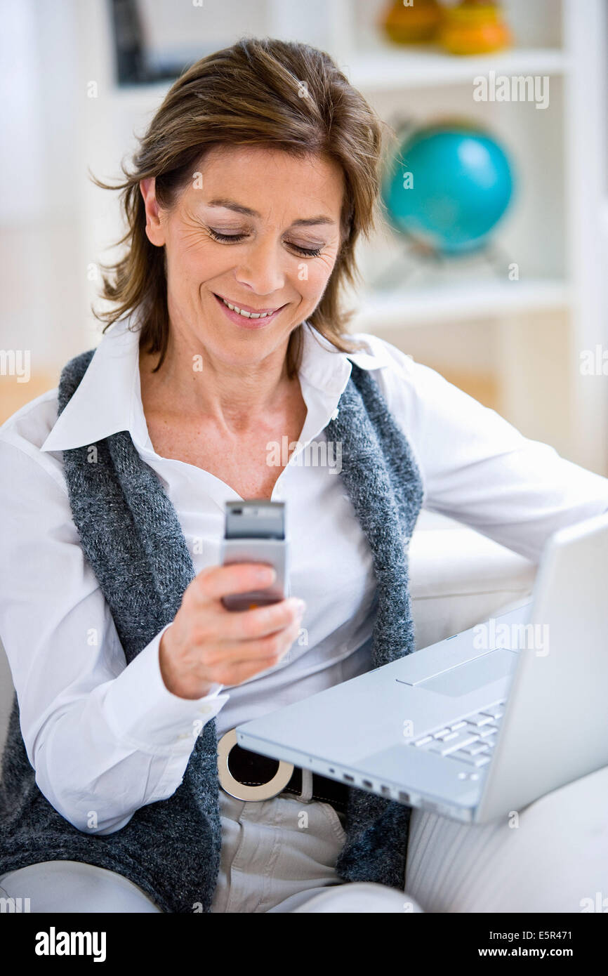 Short message service hi-res stock photography and images - Alamy