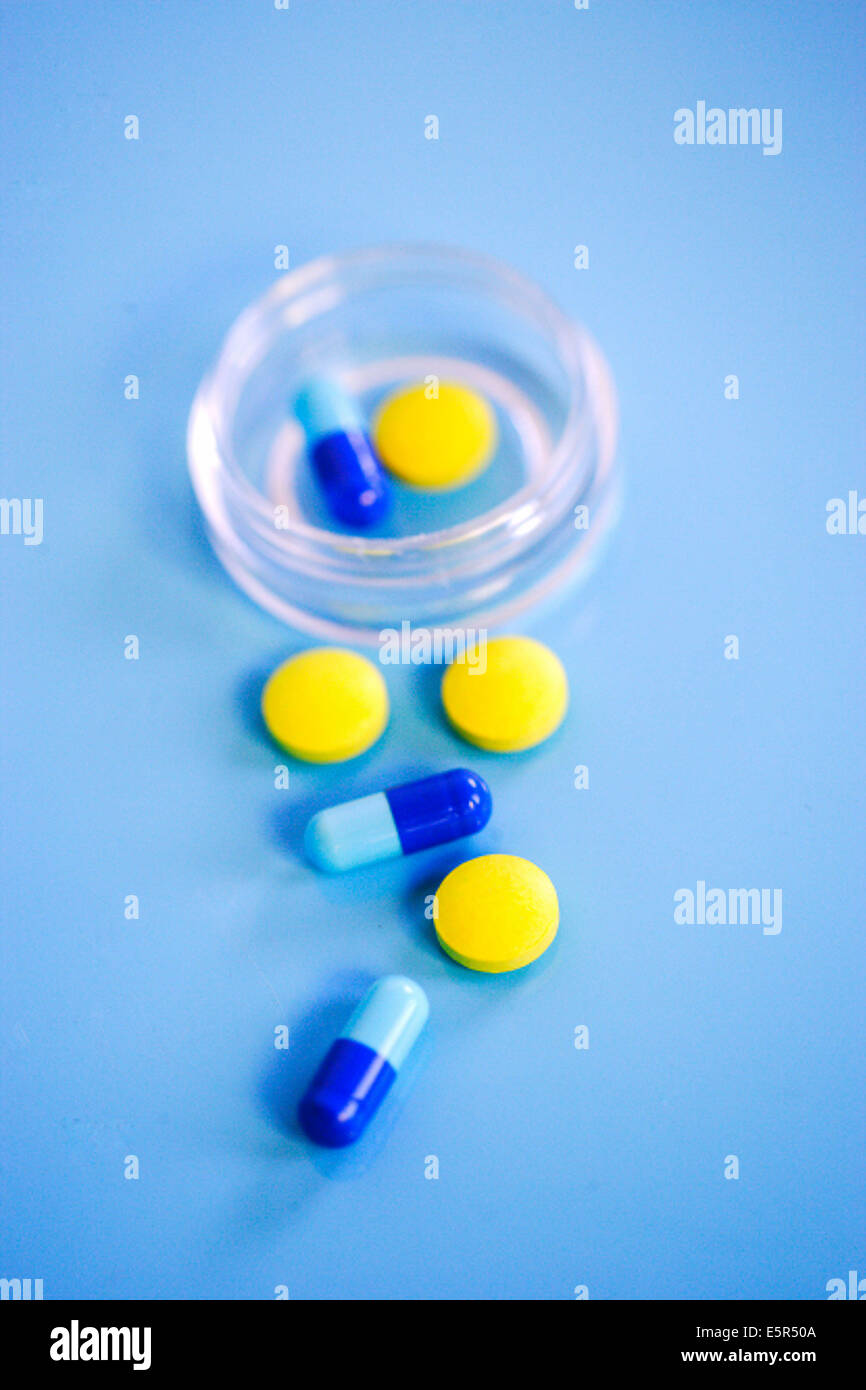 Pills medicine still life hi-res stock photography and images - Alamy