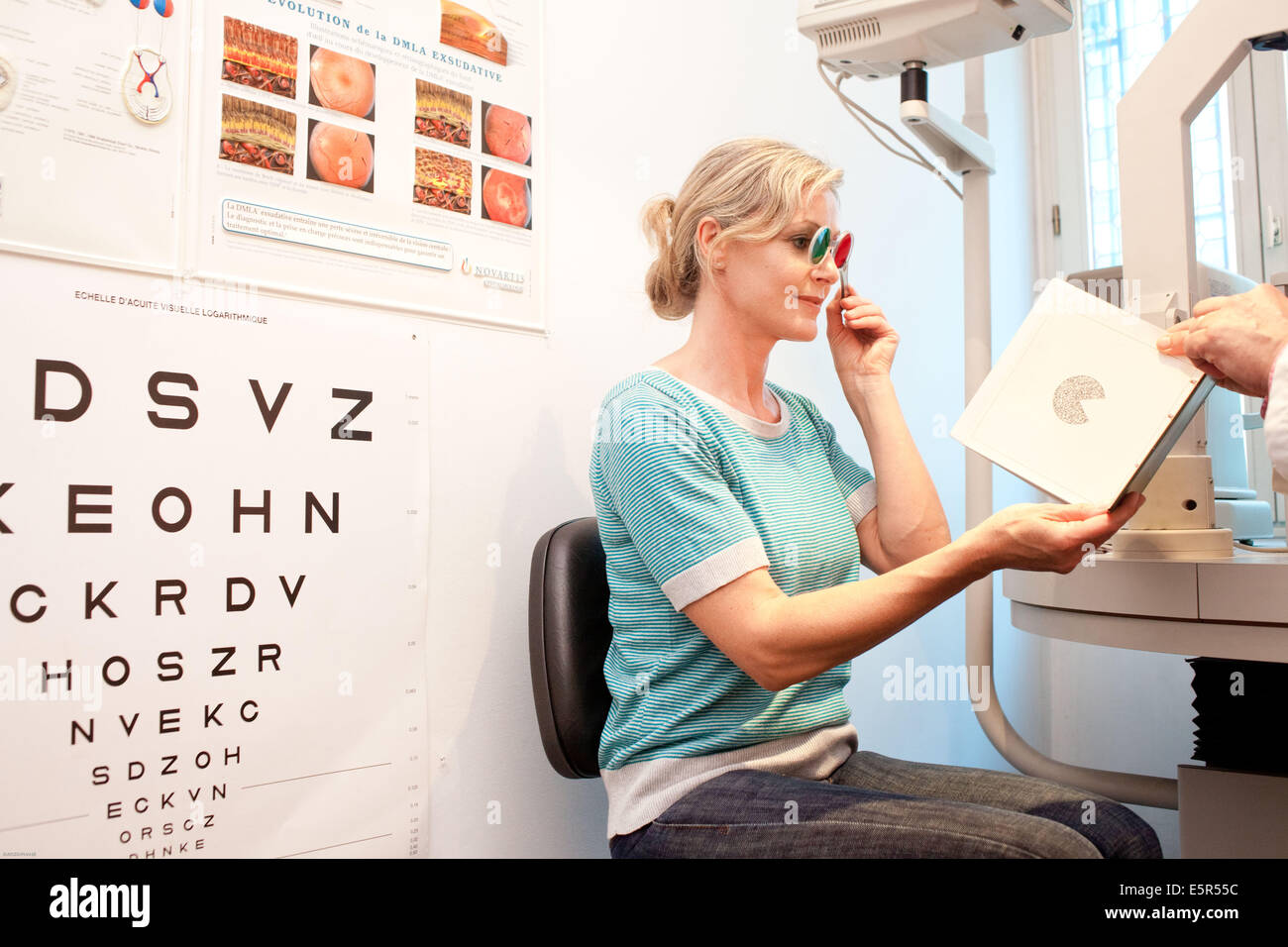 Test for stereoscopic vision with polarized glasses Stock Photo - Alamy