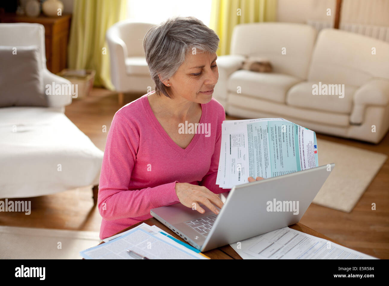 1 payment hi-res stock photography and images - Alamy