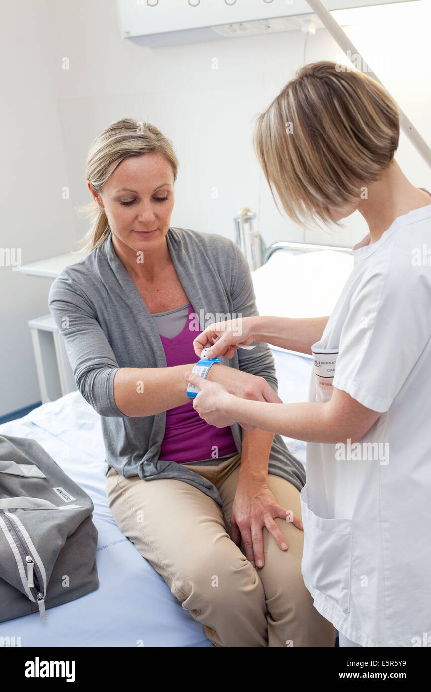 Hospital identification bracelet hi-res stock photography and images ...