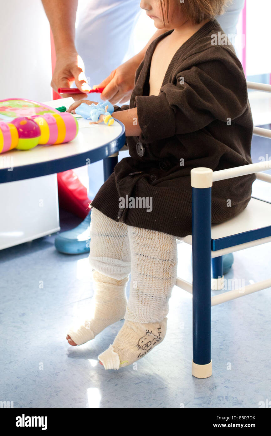 Support for a burn children at the Emergency departement, Bordeaux ...