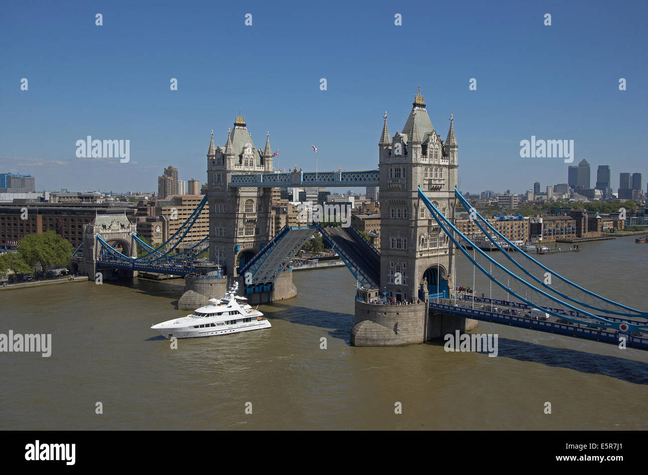 Yacht Going Through Tower Bridge High Resolution Stock Photography and ...