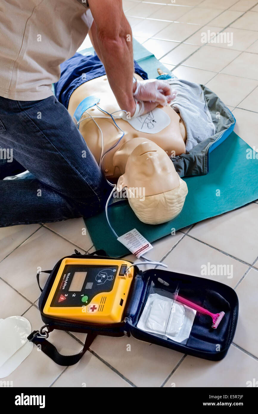 First aid training courses given by the French Red Cross Stock Photo ...