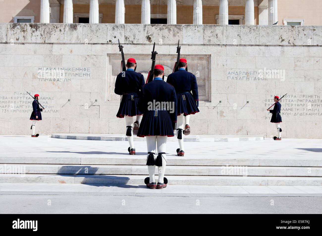 Evzones hi-res stock photography and images - Alamy
