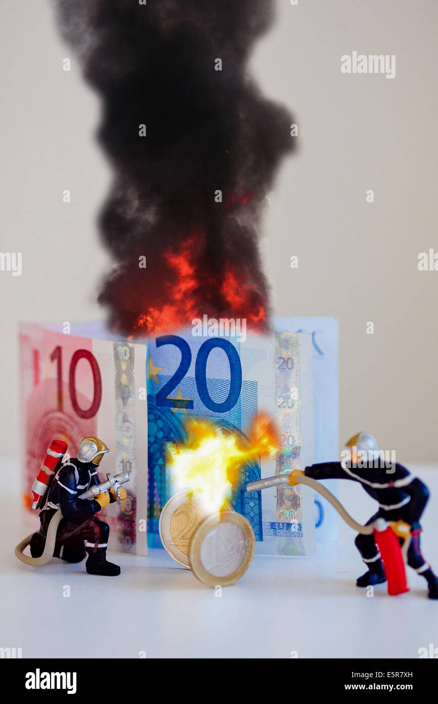 Conceptual image on the devaluation of euro Stock Photo - Alamy