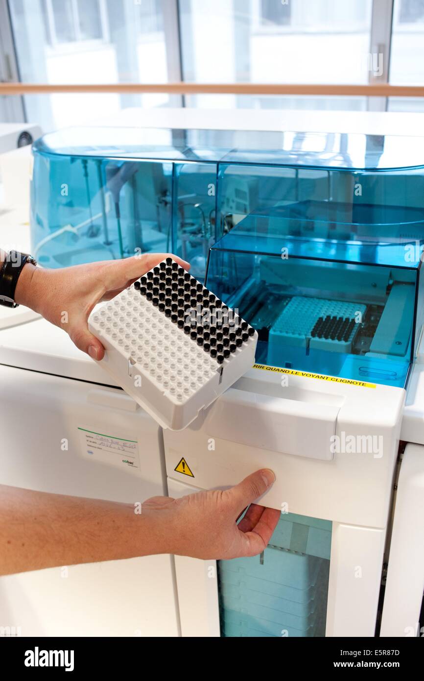 Automated analysis hi-res stock photography and images - Alamy