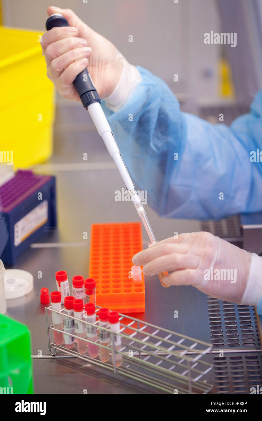 Medical virology research hi-res stock photography and images - Alamy