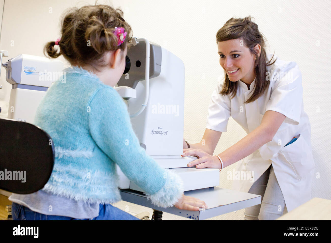 Orthoptics High Resolution Stock Photography and Images - Alamy